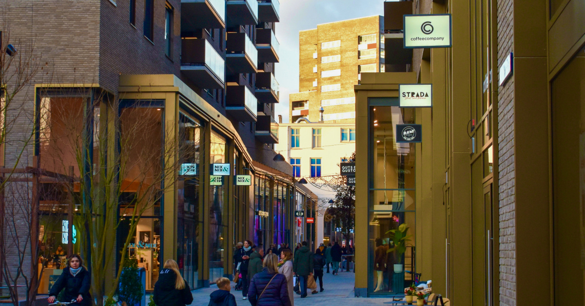 Whitepaper koopgedrag online en offline: generatie of levensfase - BRO